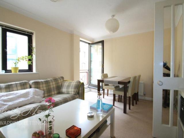 Apartment at Garnet Street, Greater London