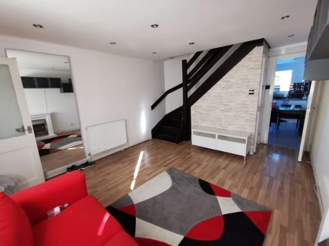 Apartment at Garrick Drive, Greater London