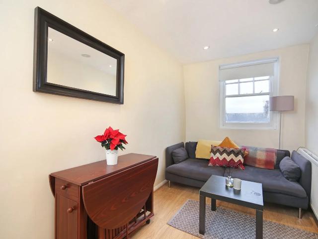 Apartment at Gartmoor Gardens, Greater London
