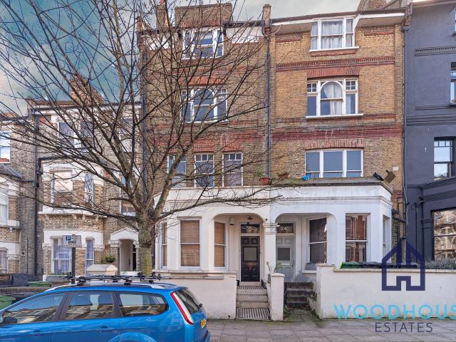 Apartment at Gascony Avenue, Greater London