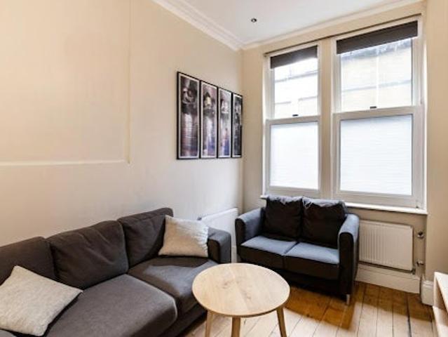 Apartment at Gascony Avenue, Greater London