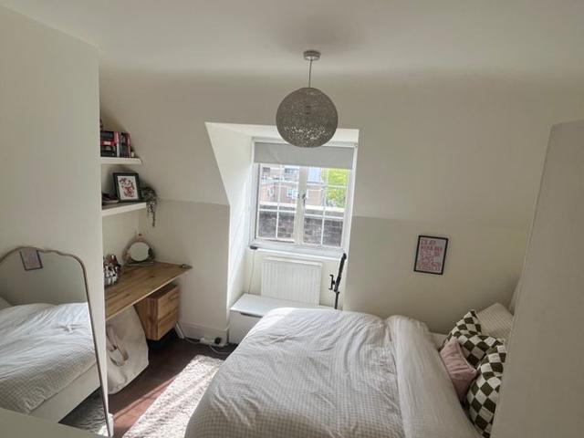 Apartment at Geary Street, Greater London