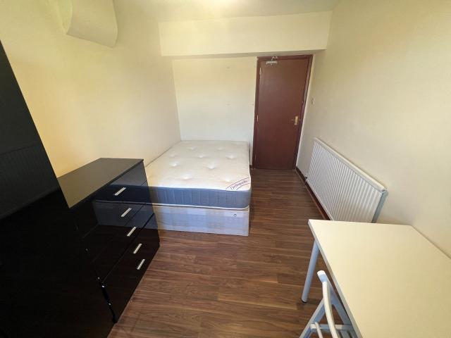 Apartment at Geary Road, Greater London
