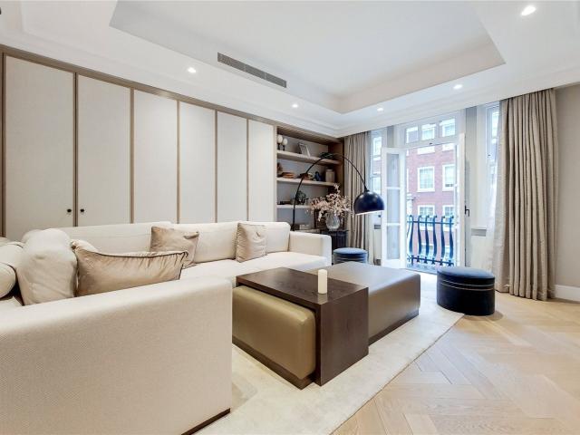 Apartment at George Street, City of Westminster