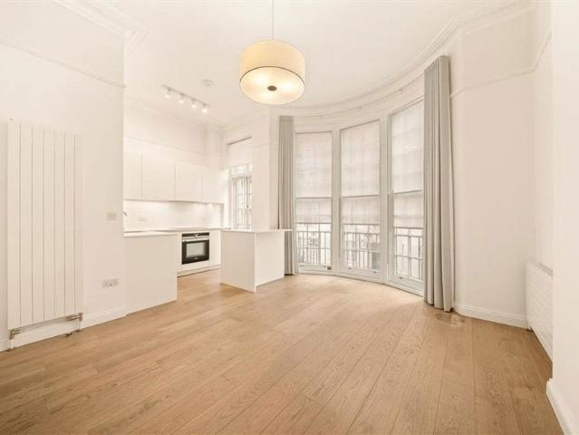 Apartment at George Street, City of Westminster