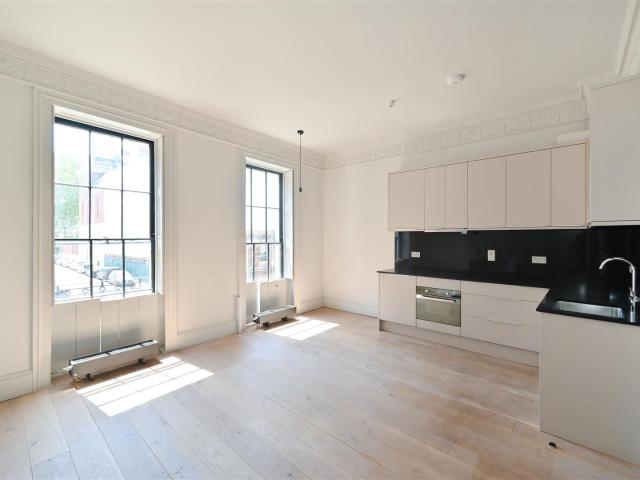 Apartment at George Street, London