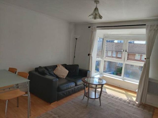 Apartment at Gerards Close, Greater London
