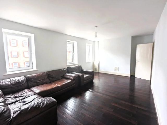 Apartment at Germander Way, Greater London