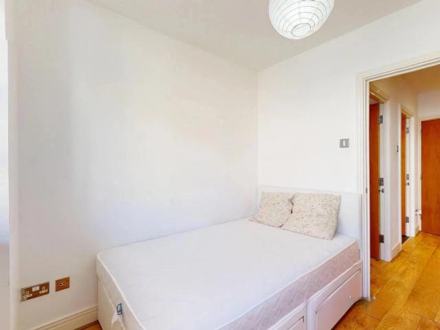 Apartment at Gerry Raffles Square, Greater London