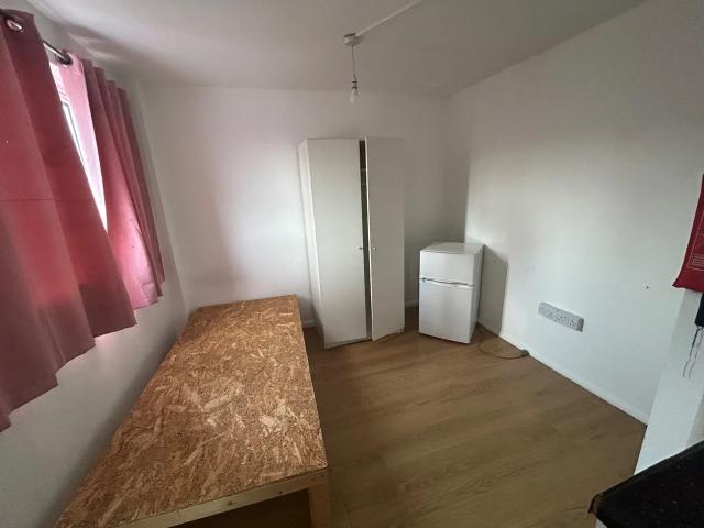Apartment at Gervase Close, Greater London