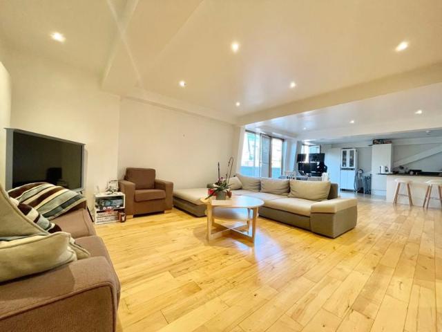 Apartment at Gibbons Rents, Greater London