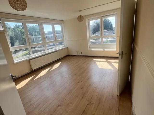 Apartment at Gibraltar Close, Brentwood