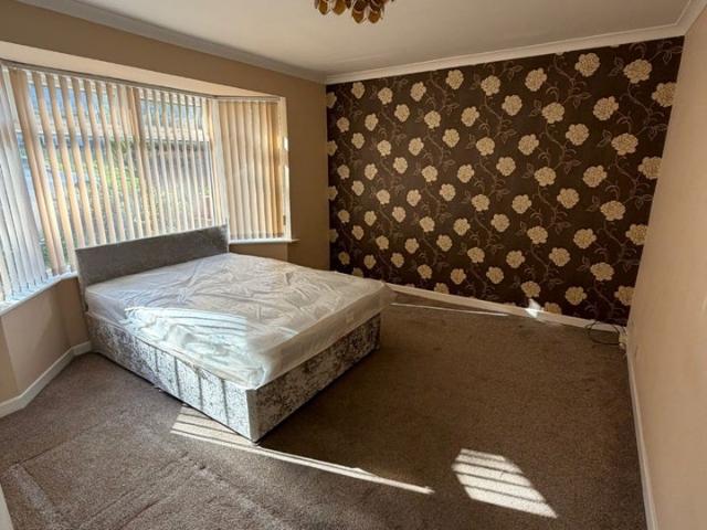 Room at Gilbert Road, Bristol