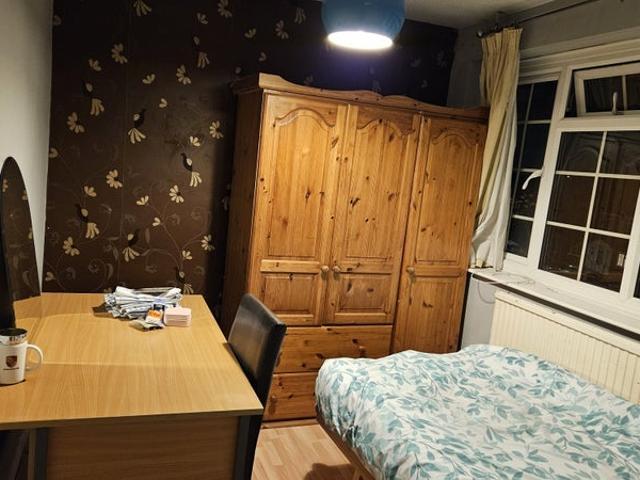 Apartment at Gilders Road, Greater London