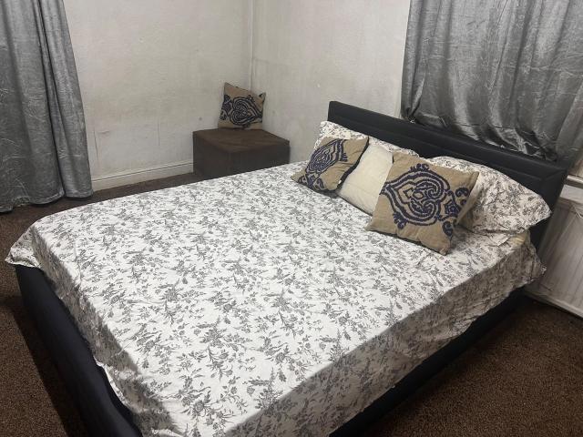 Room at Gill Street, Manchester