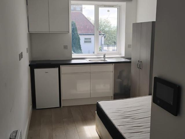 Room at Gillett Road, Greater London