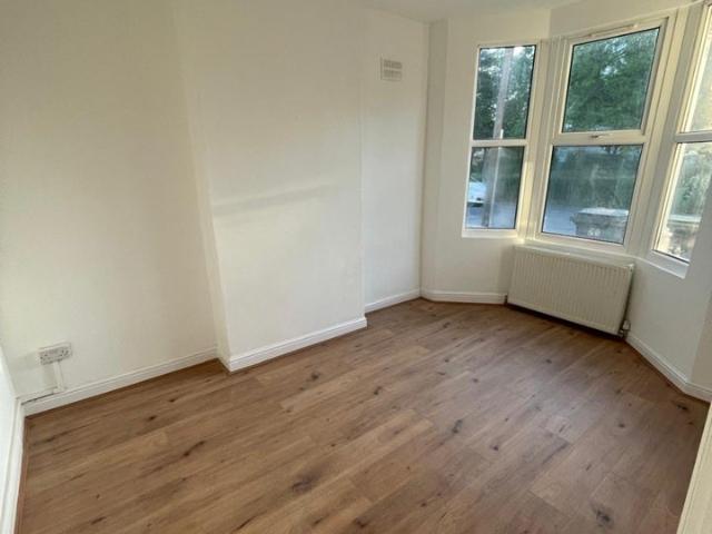 Apartment at Gillett Road, Greater London