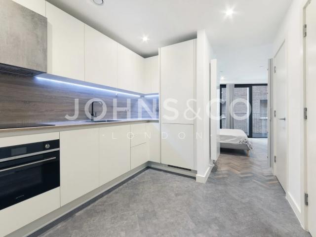 Apartment at Gillender Street, Greater London