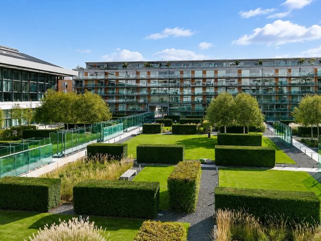 Apartment at Gillespie Road, Greater London