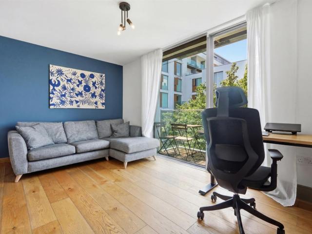 Apartment at Gillespie Road, Greater London