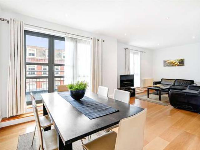 Apartment at Gillingham Street, City of Westminster