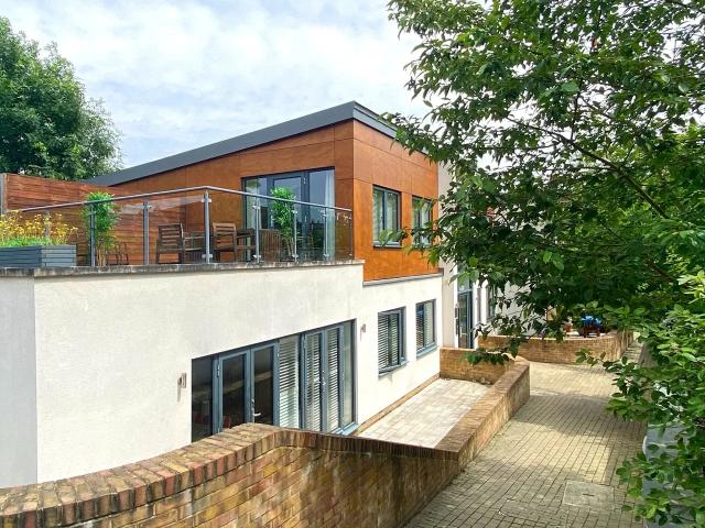 Apartment at Gipsy Road, Greater London