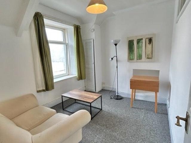 Apartment at Glynrhondda Street, Cardiff