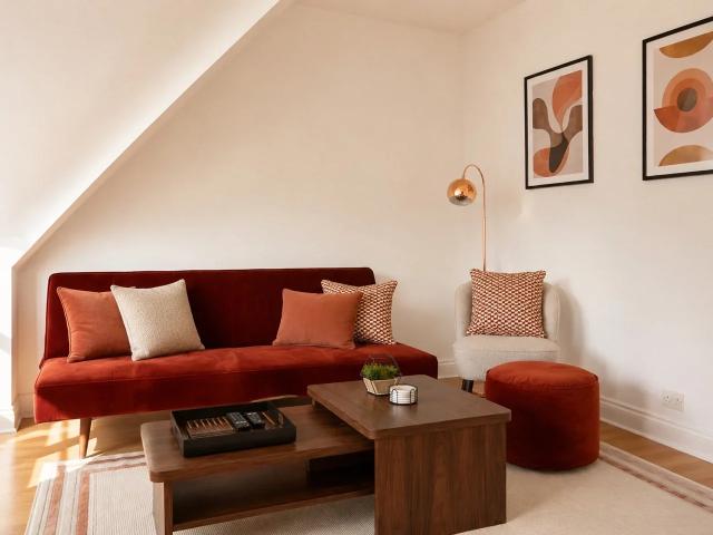 Apartment at Gladstone Avenue, Greater London