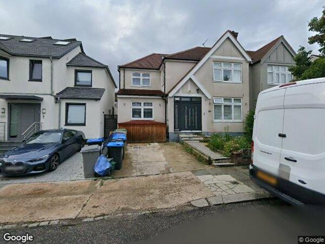Apartment at Gladstone Park Gardens, Greater London