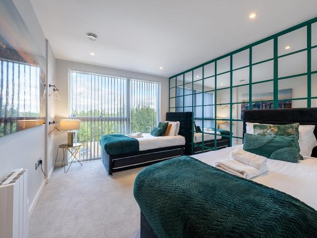Apartment at Gladstone Park Gardens, Greater London