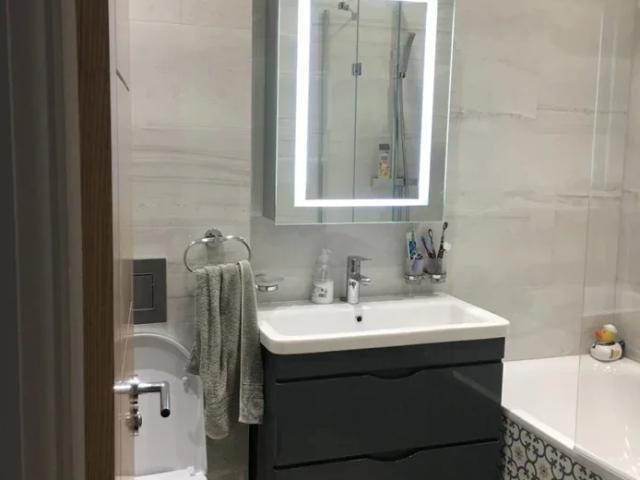 Apartment at Gladstone Park Gardens, Greater London