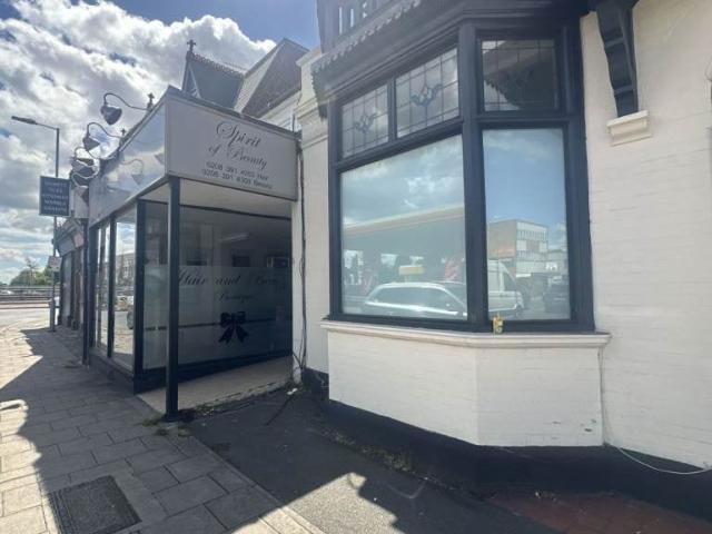 Apartment at Gladstone Road, Greater London