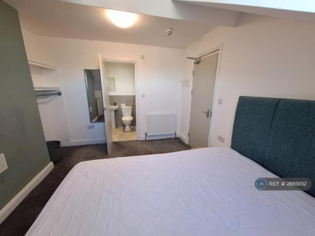 Room at Gladstone Street, Scarborough