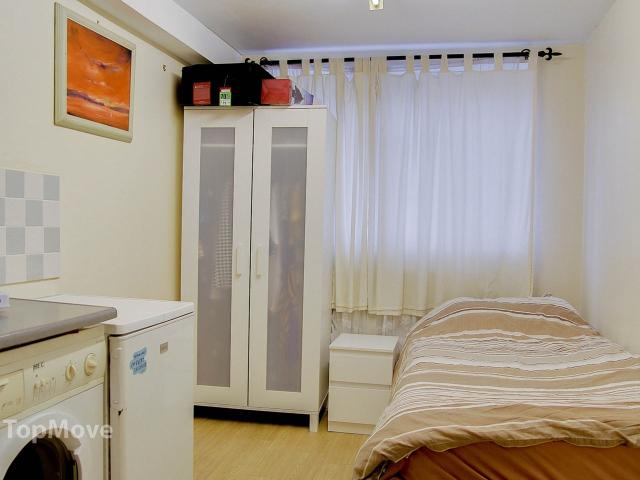 Apartment at Glamorgan Close, Greater London