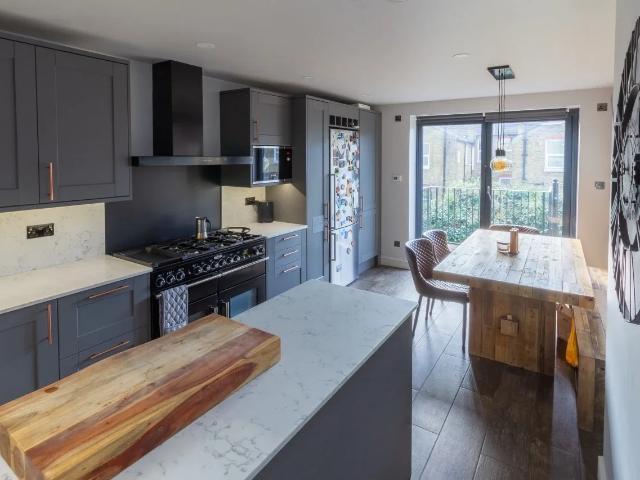 Apartment at Glasford Street, Greater London