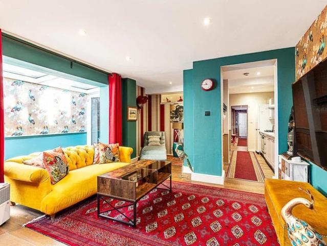 Apartment at Glazbury Road, Greater London