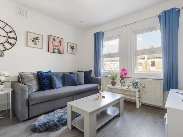 Apartment at Glazbury Road, Greater London