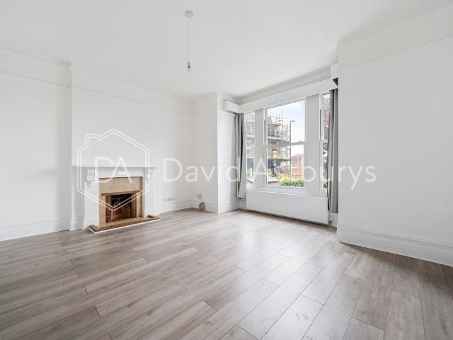 Apartment at Glebe Road, Greater London