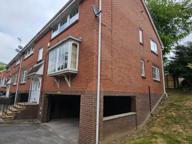 Apartment at Gledhow Valley Road, Leeds
