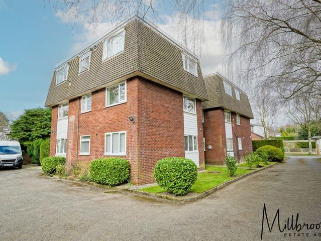 Apartment at Glen Avenue, Salford