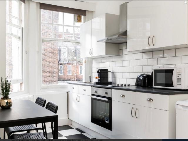 Apartment at Glenmore Road, Greater London