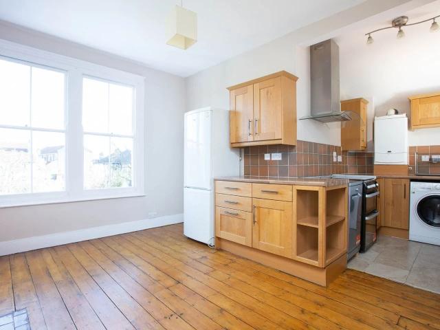 Apartment at Glencairn Road, Greater London