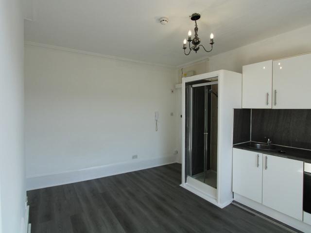 Apartment at Gleneagle Road, Greater London