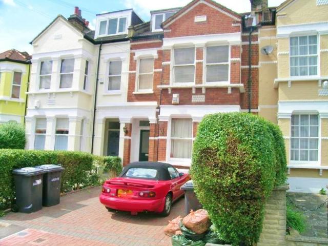 Apartment at Gleneagle Road, Greater London