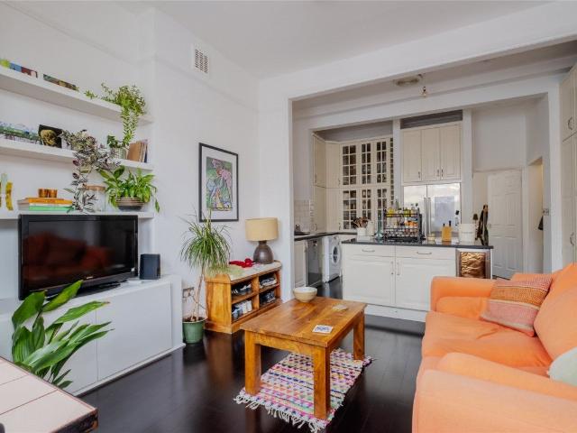 Apartment at Gleneagle Road, Greater London