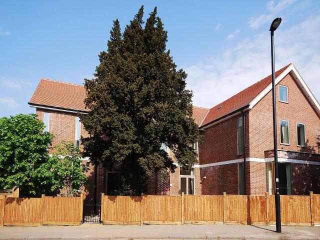 Apartment at Gleneldon Road, Greater London