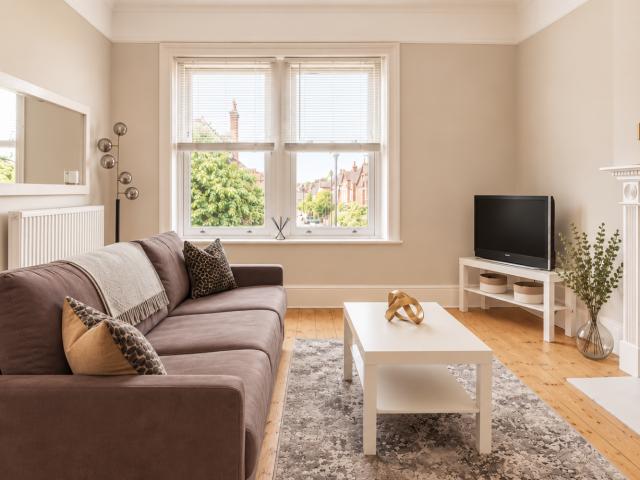 Apartment at Gleneldon Road, Greater London