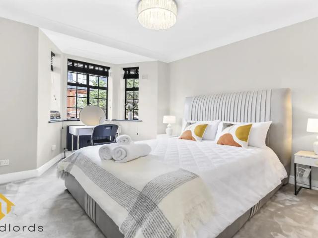 Apartment at Glenloch Road, Greater London