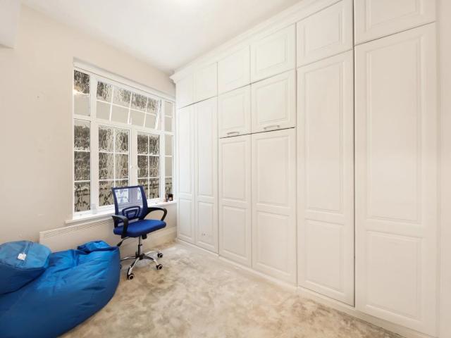 Apartment at Glentworth Street, City of Westminster