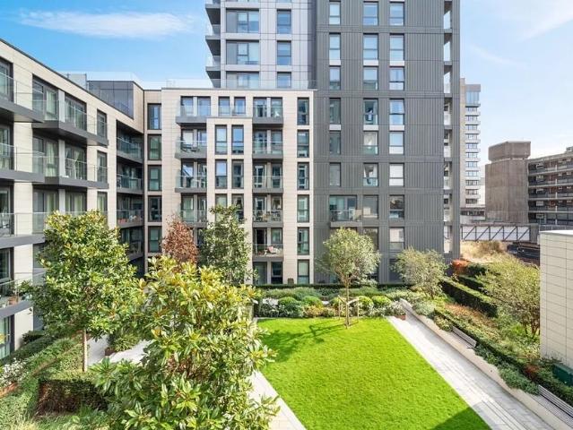 Apartment at Glenthorne Road, Greater London